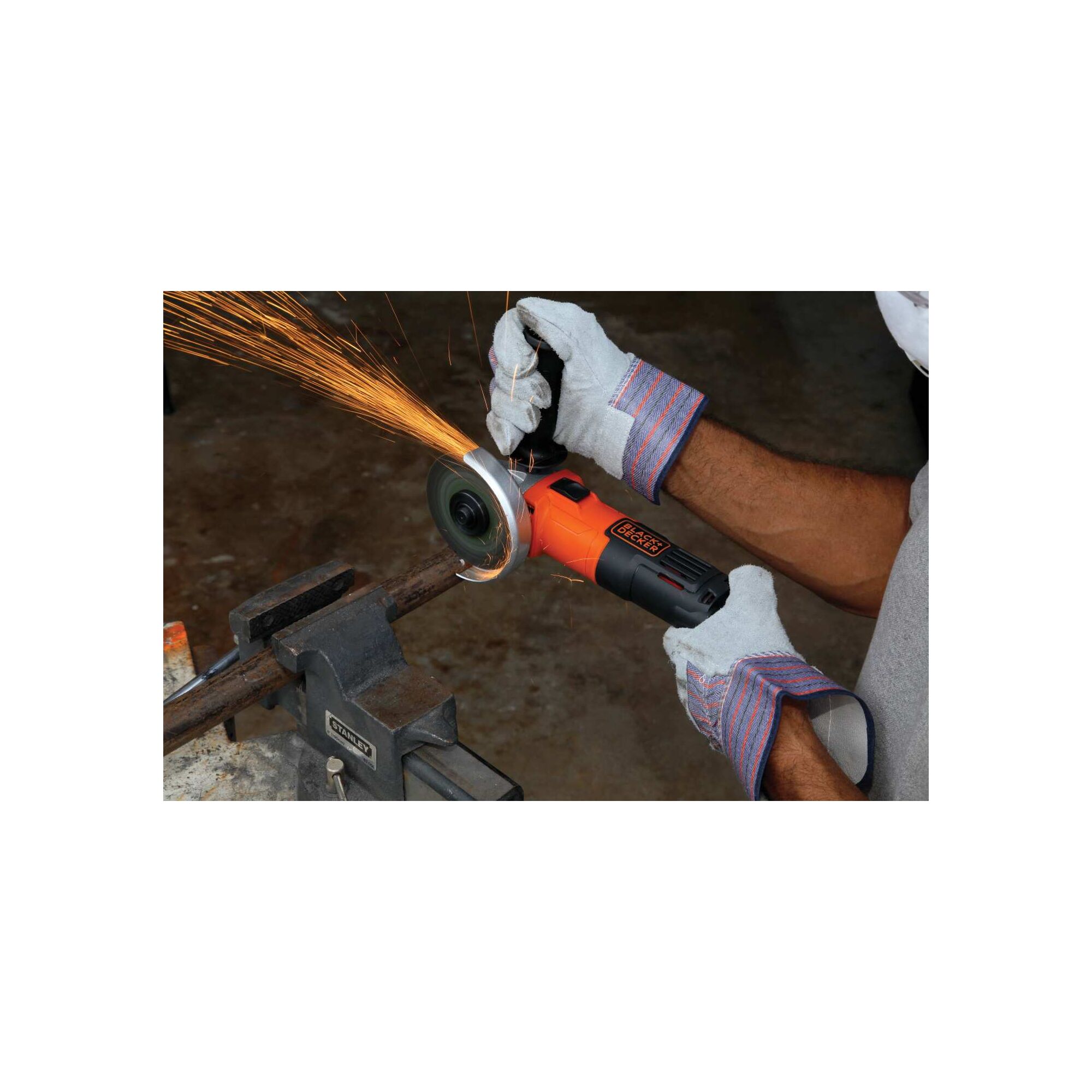 650W Small Angle Grinder | BLACK+DECKER